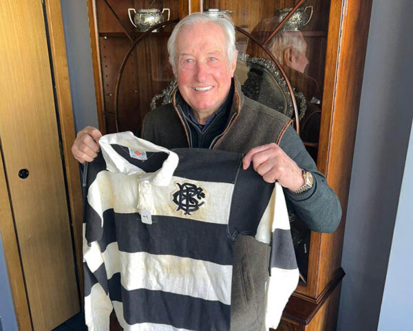 Rugby - La maglia dei Barbarians di Gareth Edwards venduta all'asta per ...