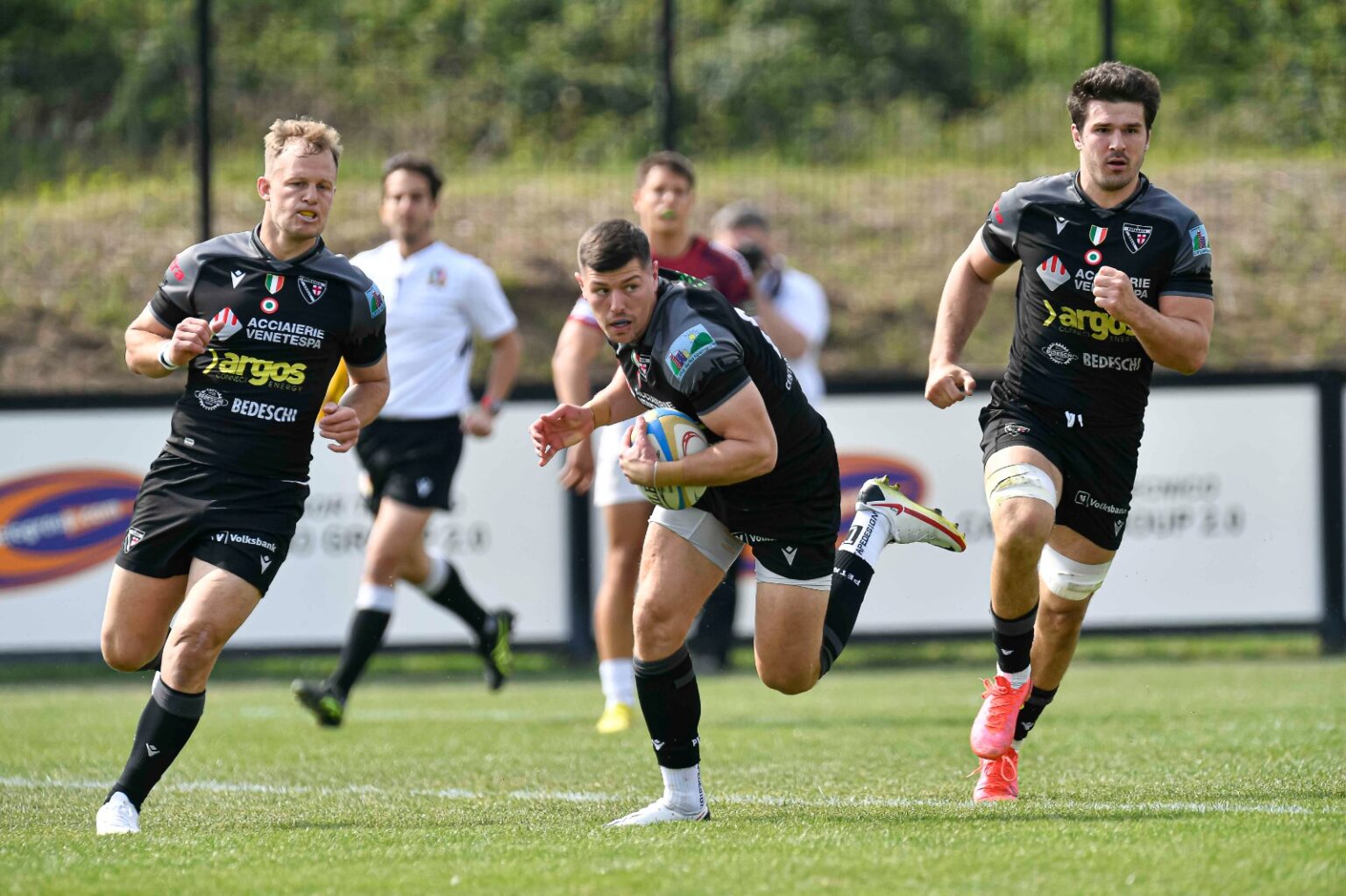 Rugby - Video del giorno: quando gli All Blacks diventano "Men in Black"